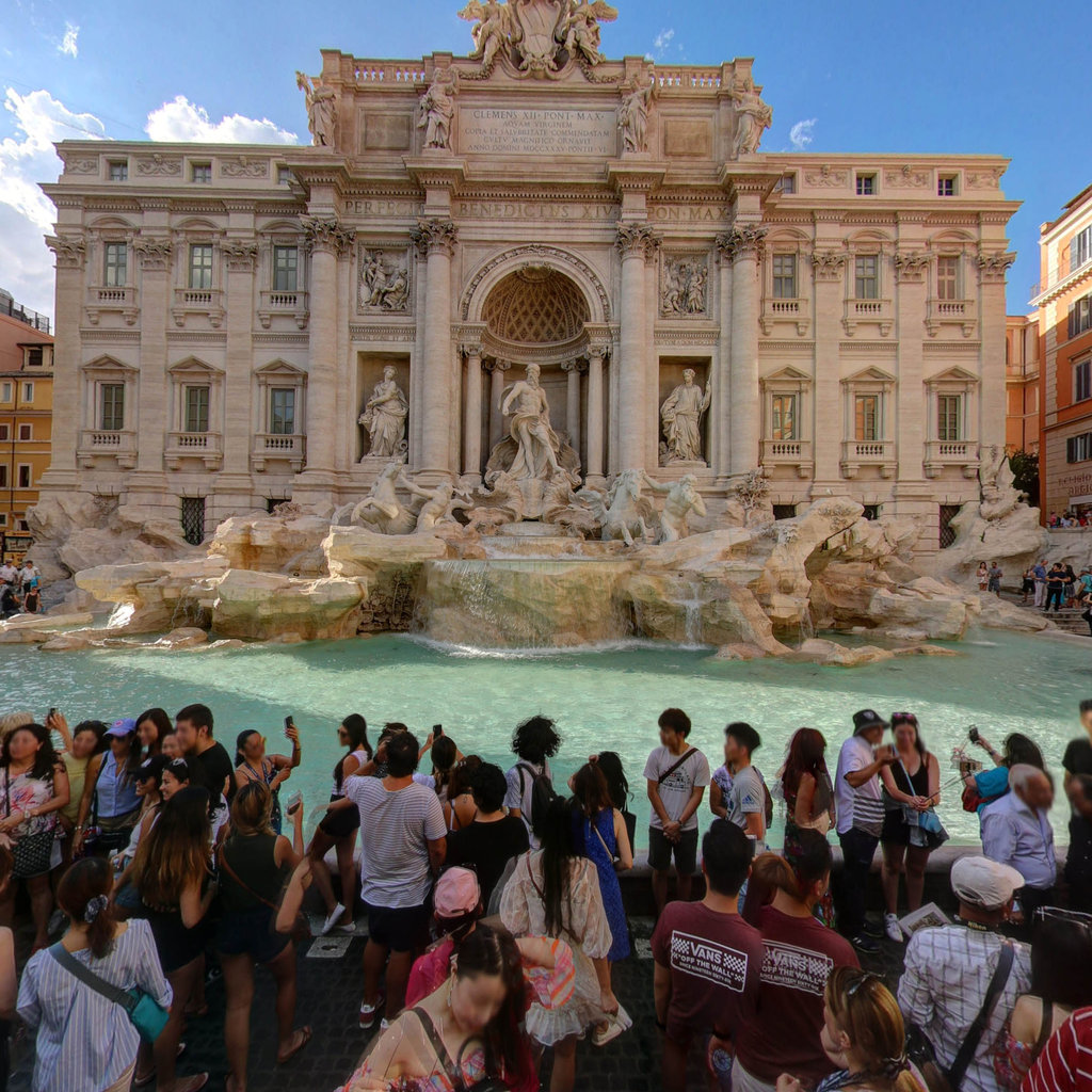 Trevi Fountain | 360 Stories